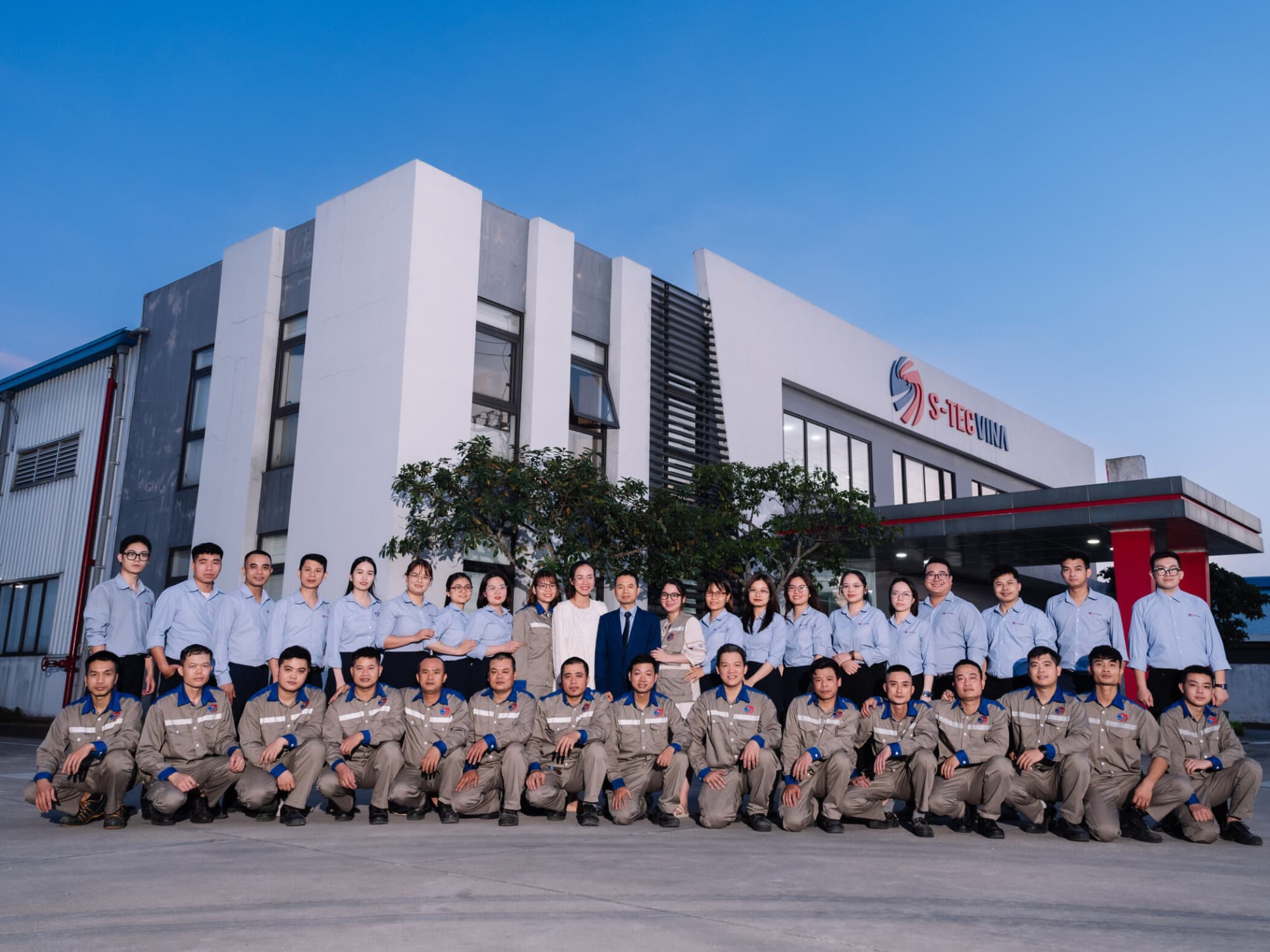 S-TEC VINA TRAO CHỨNG NHẬN ĐẠI LÝ ỦY QUYỀN 2025 - stecvina